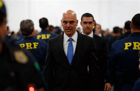 Alexandre de Moraes se declara impedido de julgar presos por ameaças a