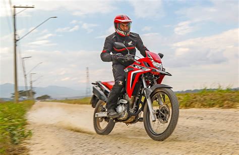 Honda XRE 300 2022 muda pouco no visual e sobe preços UNIVERSO MOTOR