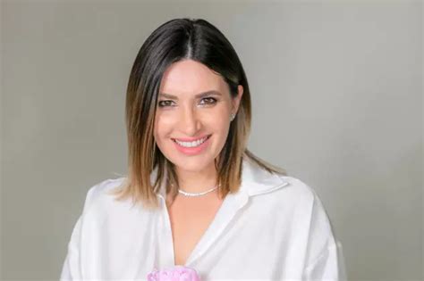 Cum Se Pregătește Ela Crăciun Pentru începerea școlii Celor Trei Copii