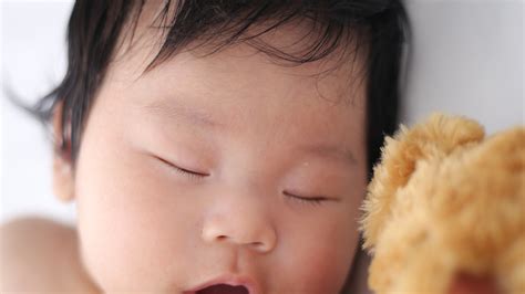 Will Sleeping On The Floor Help My Back Pain My Online Chiropractor