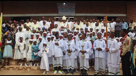 MESSE AVEC LES ORPHELINS DU DIOCESE DE BOMA A LA PAROISSE MAMA YA