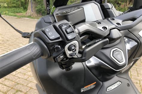 Review Yamaha TMAX Tech MAX 2022 MotorRAI Nl