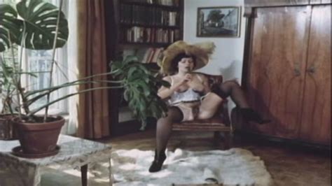 Naked Ingrid Barlon in Das Haus der geheimen Lüste