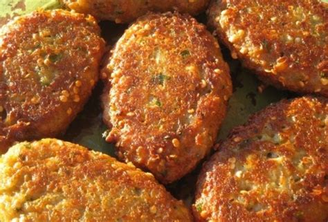 Žuvies kotletai su grybais Receptas su nuotraukomis
