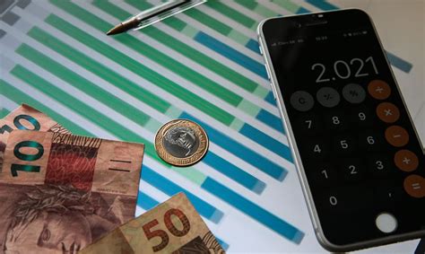 Pib Do Brasil Cresce Em E Fecha O Ano Em R Trilh Es