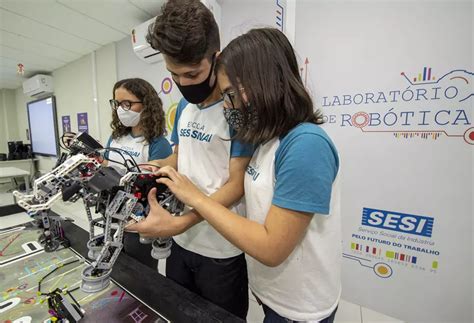 Escola SESI oferece 2 200 vagas GRATUITAS para Ensino Médio Curso