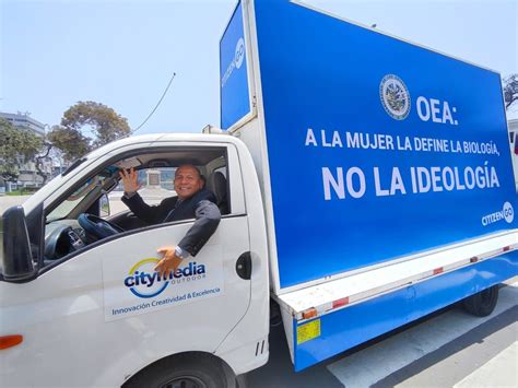 Carlos Polo On Twitter En Lima Haciendo Lio En La Puerta Del Congreso