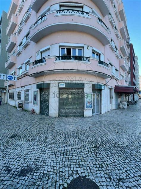 Arrendamento de Espaço comercial ou armazém na rua Marquês Sá da