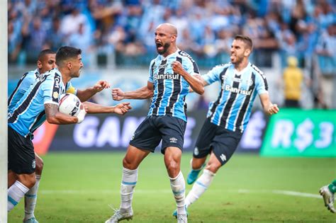 Nos pênaltis Grêmio vence Ypiranga e está na final do Campeonato