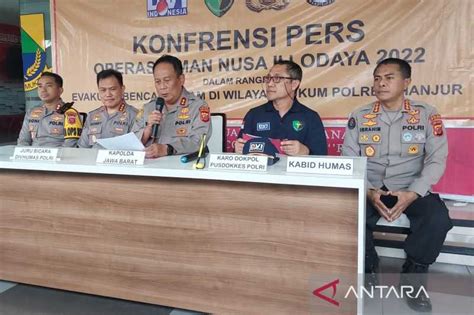 Kapolda Jabar Sesalkan Pelaku Aksi Pencopotan Atribut Posko Bantuan