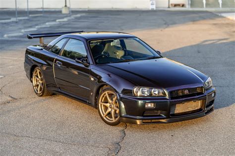 This 1999 Nissan Skyline GT R V Spec Reached A Dubious Bid Of 315K