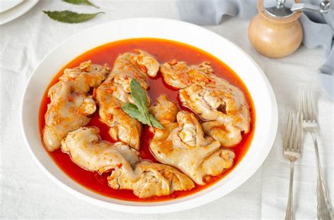 Manitas de cerdo en salsa receta clásica y para hacer en casa como la