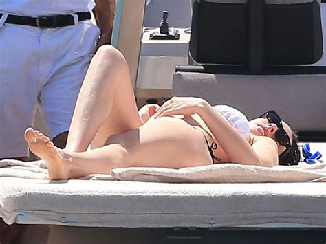 Anne Hathaway Nude Pics The Fappening Leaked Photos