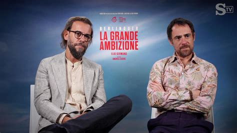 In Berlinguer La grande ambizione Elio Germano è Enrico Berlinguer