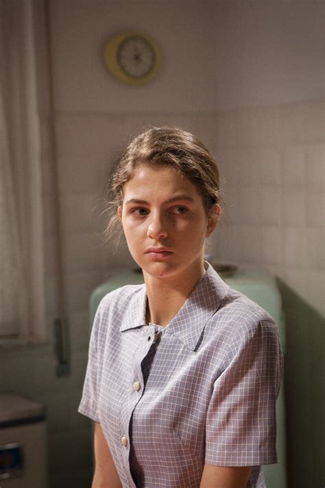 Сериал Моя гениальная подруга 2 сезон фото видео описание серий