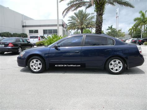 Nissan Altima S Sedan Door L