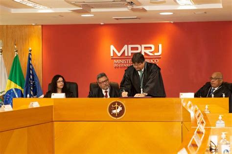 Luciano Mattos Toma Posse Para Segundo Mandato Como Procurador Geral De