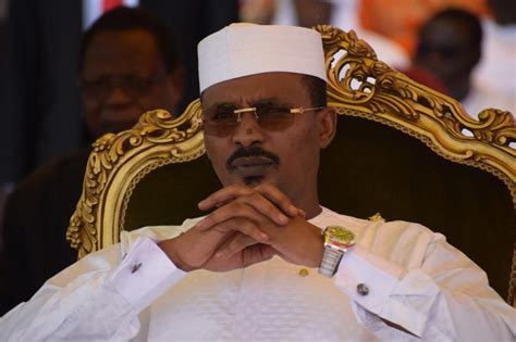 Tchad le chef de la transition Mahamat Déby annonce sa candidature à