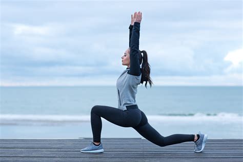 Alongamento é vida Exercícios simples que podem ser feitos em qualquer