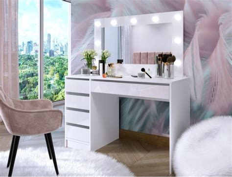 Toaletka Glamour Z Lustrem I O Wietleniem Szuflady Bia Y Po Ysk Erli Pl