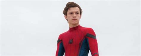 Peter Parker D Uma Descansada No P Ster De Homem Aranha De Volta Ao Lar