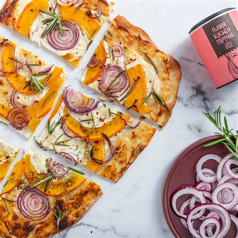 Kürbis Flammkuchen mit Ziegenfrischkäse Rezept JUST SPICES