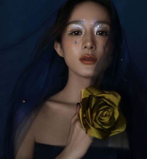 Triệu Lệ Dĩnh bị chê cười vì tạo hình phèn giống Dương Tử