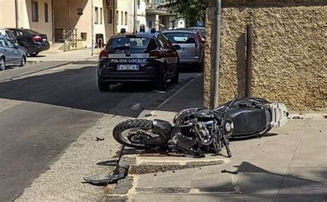 Diciassettenne Morto A Cosenza Indagato Il Poliziotto Alla Guida Dell