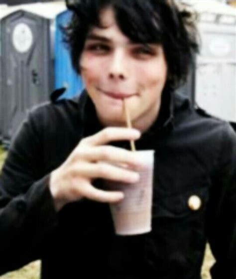 Pin By Ale 3 On Mcr In 2023 My Chemical Romance Gerard Way Emo Men
