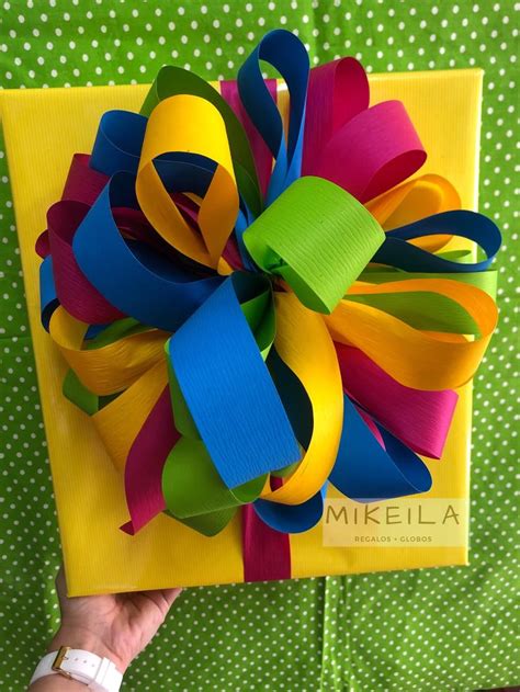 Regalo De Cumplea Os Mo O De Colores Caja De Regalo Amarilla Hacer