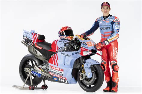 Marc Junto A Su Ducati Foto 2 De 21