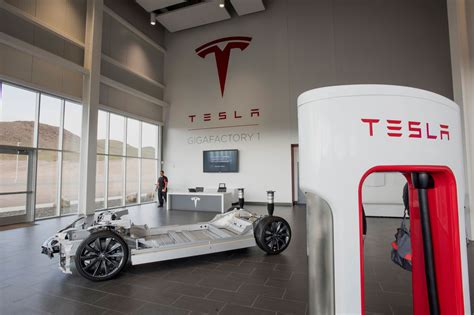 Tesla n écoute personne et fait ce qu il veut quand il veut