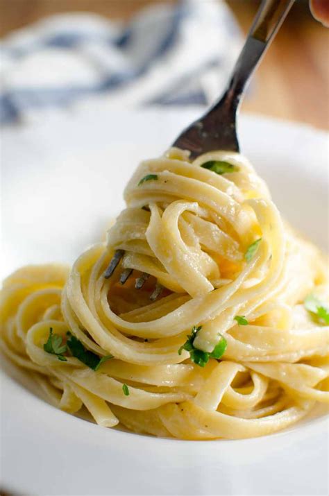 Roasted Garlic Fettuccine Alfredo Life S Ambrosia