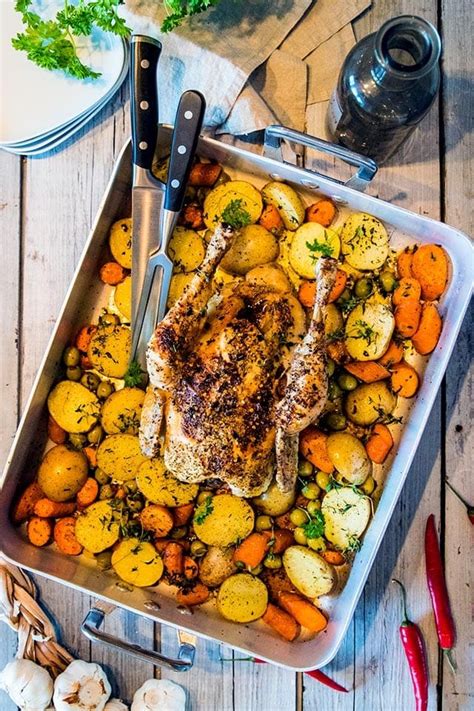 Hel kyckling i ugn med potatis och morötter Landleys Kök