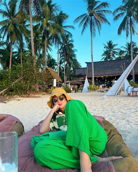 Kathryn Bernardo S Best Beach Outfits