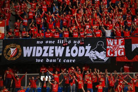 Kibice Widzewa na meczu z Lechem w Poznaniu Był też kibic ŁKS Co