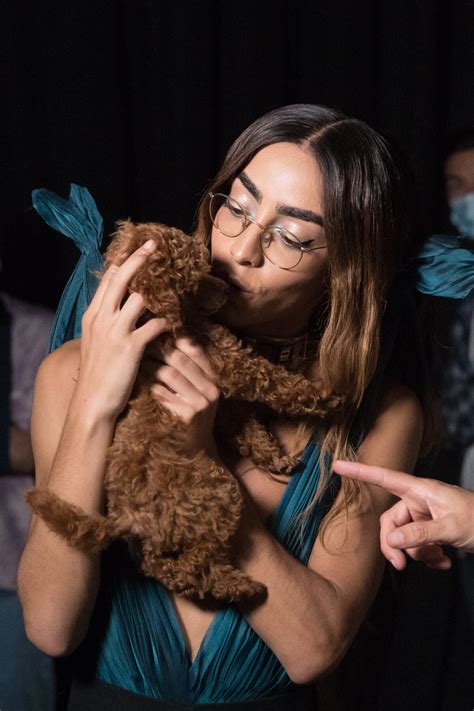 Photo Exclusif Bilal Hassani Et Son Chien Backstage De L