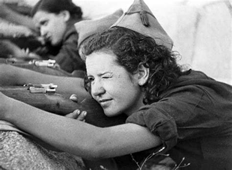 Búscame en el ciclo de la vida 160 La mujer en la Guerra Civil Española
