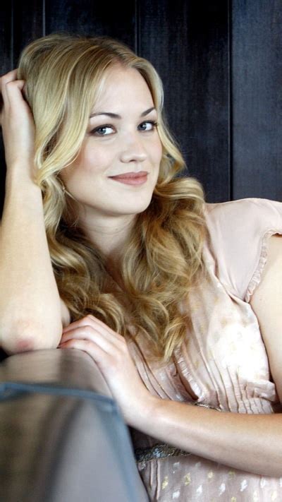 Celebrity Yvonne Strahovski Blonde Reflection Blue Eyes Australian
