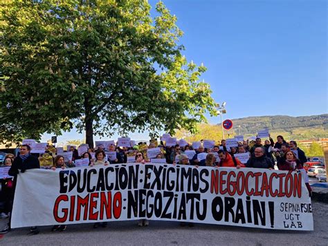 SEPNA FSIE Y OTROS SINDICATOS SE MOVILIZAN EN NAVARRA PARA SOLICITAR