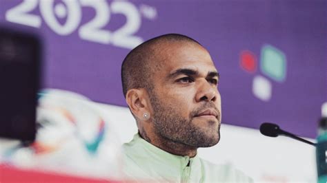 Museu do Bahia remove fotos de Daniel Alves após prisão por estupro