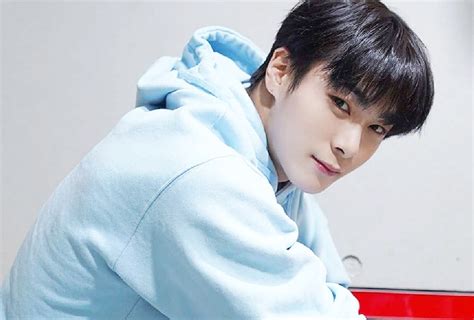 Muri Moonbin Integrante De La Banda De K Pop Astro Rumbo Nuevo El