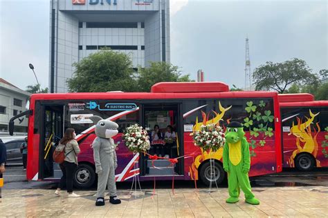 DAMRI Operasikan Layanan Bus Listrik Di Kota Surabaya ANTARA News