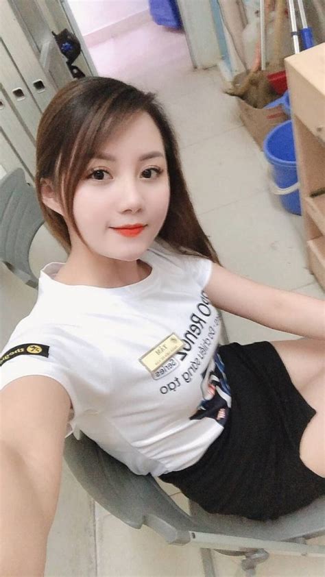 Gái Xinh Với Di Động Cuộc Sống Thuận Theo Điệu Nhạc Của Công Nghệ