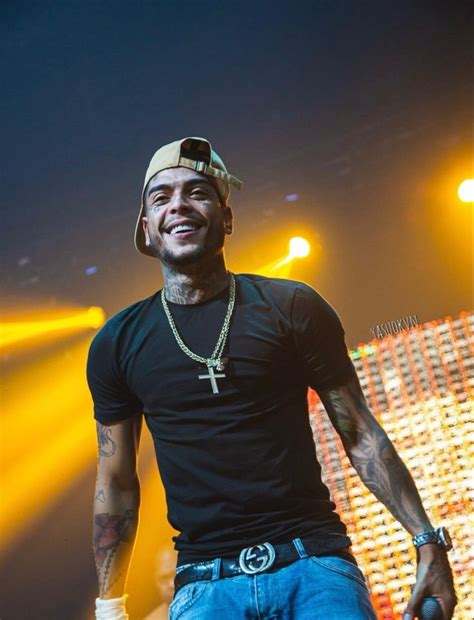 Pin de 𝓐𝔂𝓻𝓪 em Salvamentos rápidos Fotos de mc Legendas rap Fotos