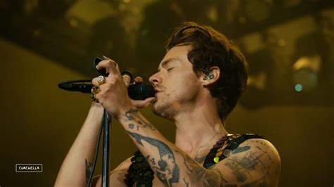 Harry Styles At Coachella 22 Coachella Harry Styles Che Guevara