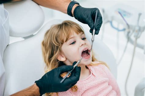 Co jest za darmo u dentysty na NFZ dla dzieci Na liście ponad 50 świadczeń