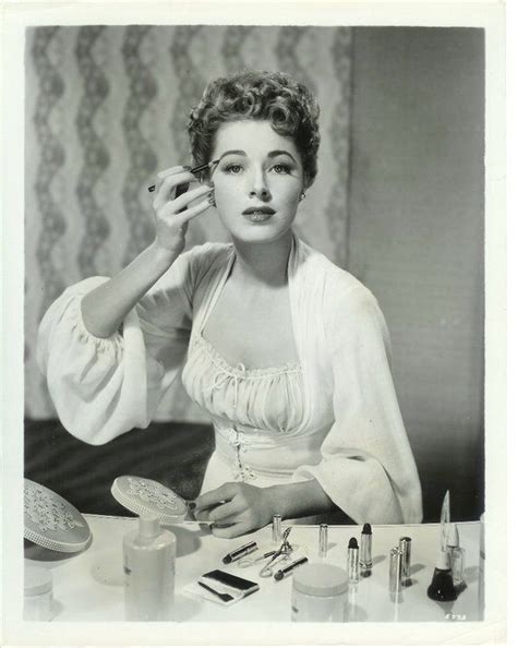 Pin On Glamour Girls Of The Silver Screen