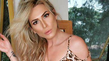 L Via Andrade Ostenta Cinturinha M Nima E Deixa Pern Es Malhados De