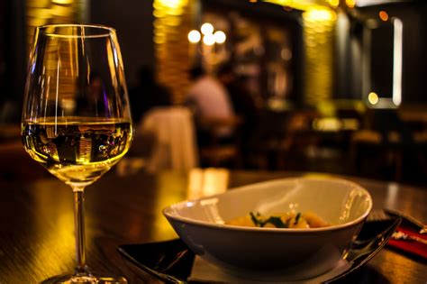 Qué es el maridaje de vino Con qué maridar un vino blanco Bodegas